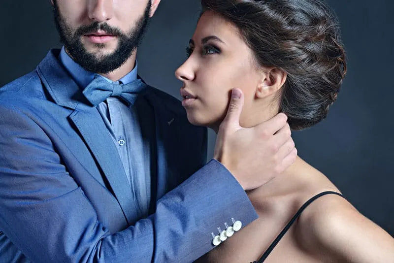 What Does It Mean When A Guy Touches Your Neck – Inspire Pearls
