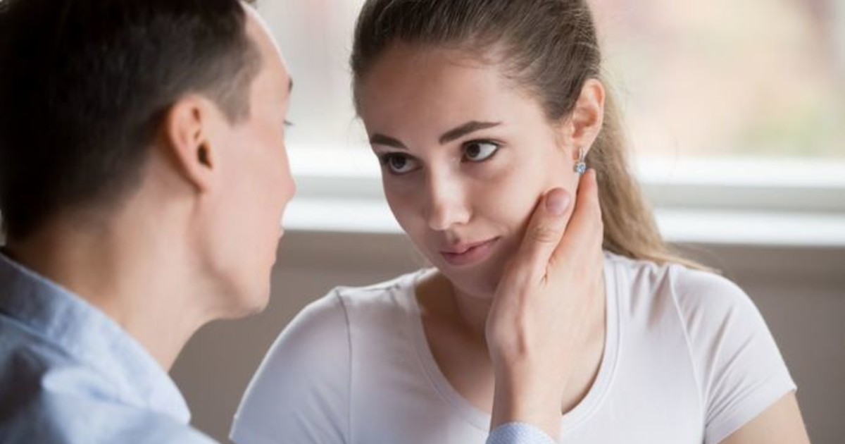 What Does It Mean When A Guy Strokes Your Cheek – Inspire Pearls